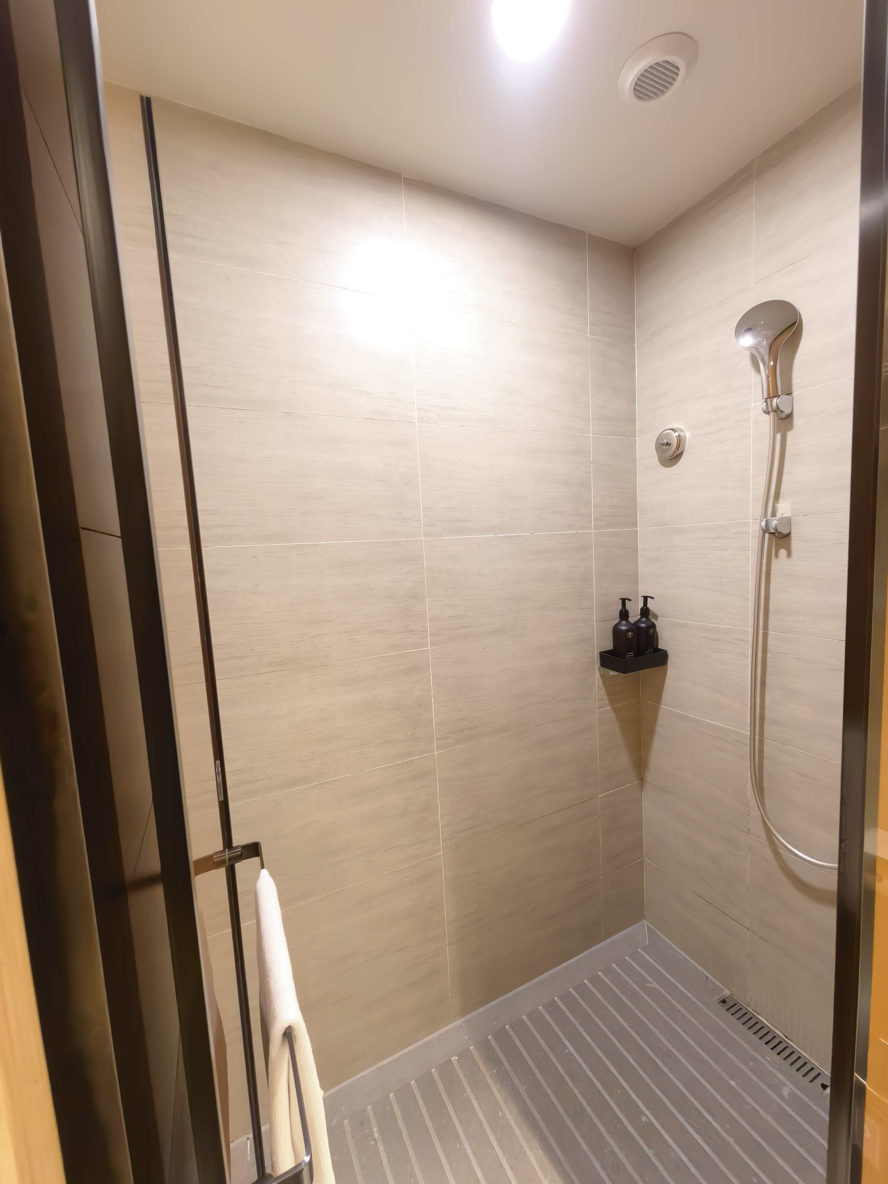 JI Hotel (Shanghai Jiangwan Town Subway Station) - 79 Verified Photos ...