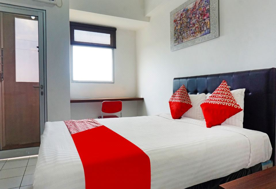OYO 91593 San San Rooms Apartment Gunung Putri Square, Hotel di Gunung ...