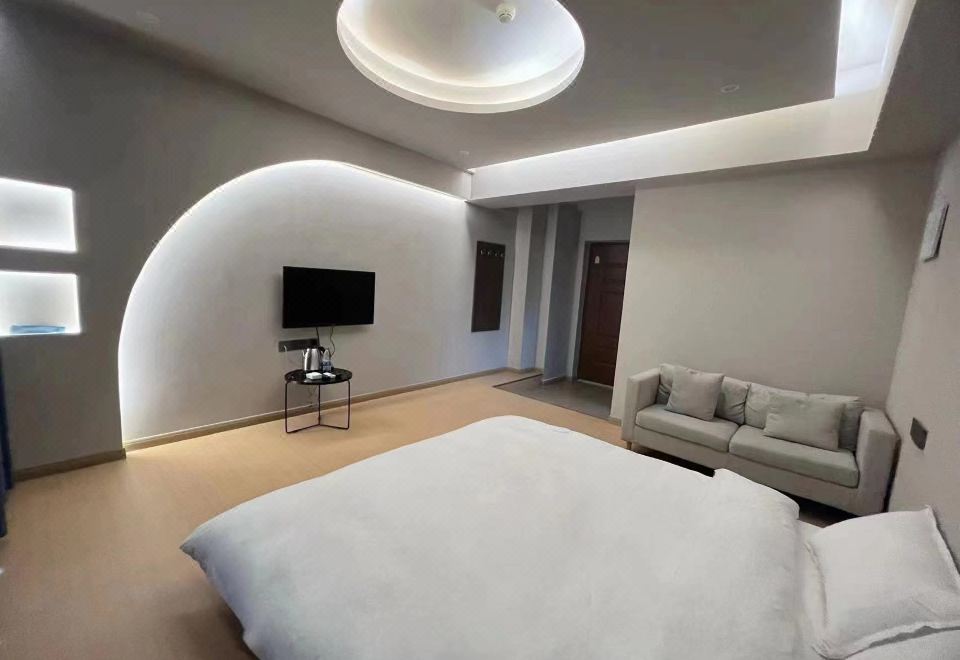 Chongqing Zixia Hotel (Nanbin Road Changjiahui)(重庆子夏酒店（南滨路长嘉汇店 ...