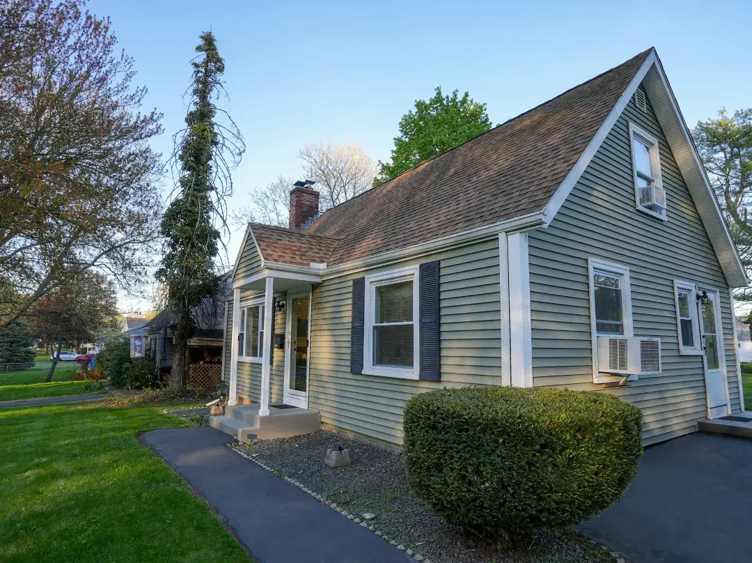 5•star Fave Cape Cod Style Gem With Bedroom On The Main - New Britain, CT