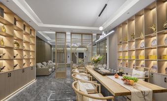 Shangri-La Luming Yunju Garden Holiday Home(鹿鸣云居·富氧轻奢度假美宿(香格里拉独克宗古城店 ...