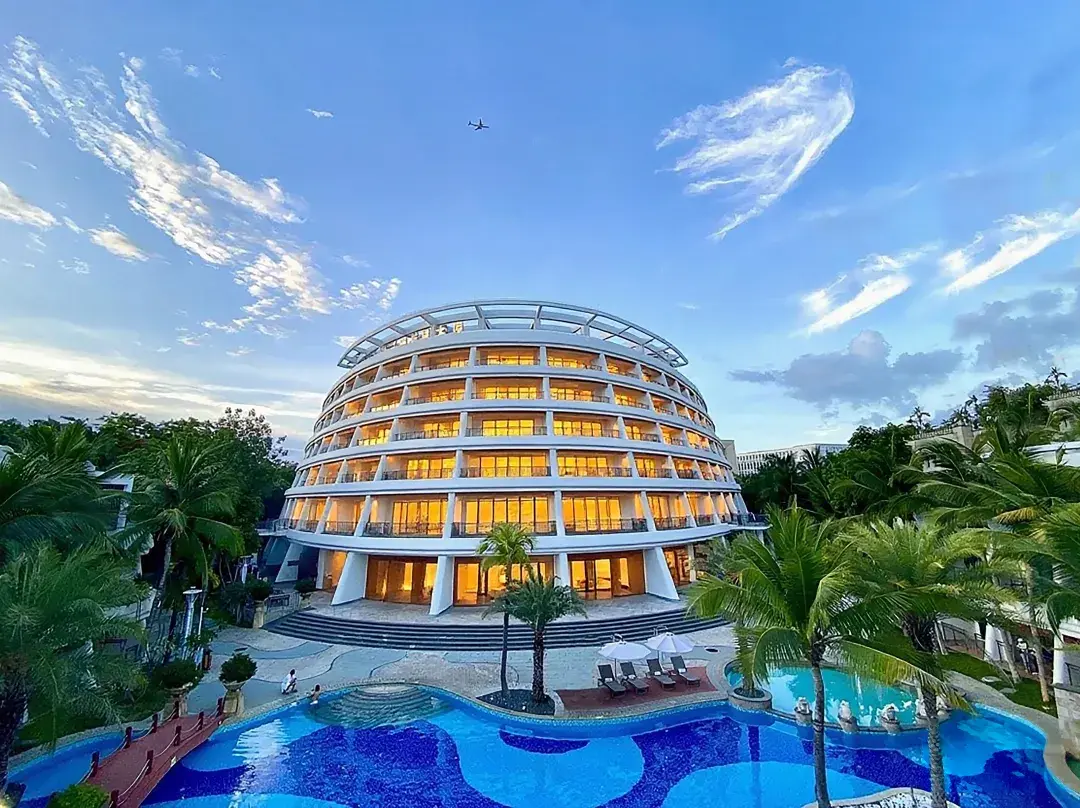 Xinjiang Plaza Holiday Hotel - 三亞市