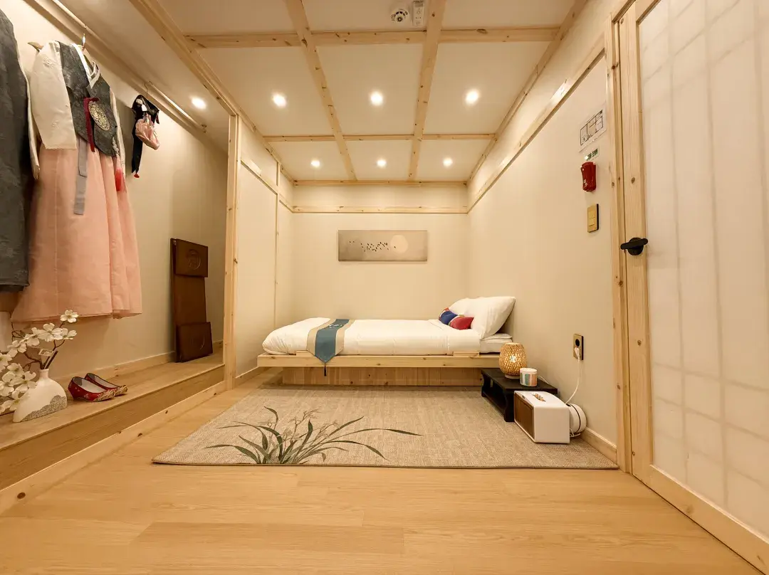 Golmok Stay – Hanok-style Accommodation With Hanbok Experience, 5 Minutes In Nampo-dong,night Market - Busan