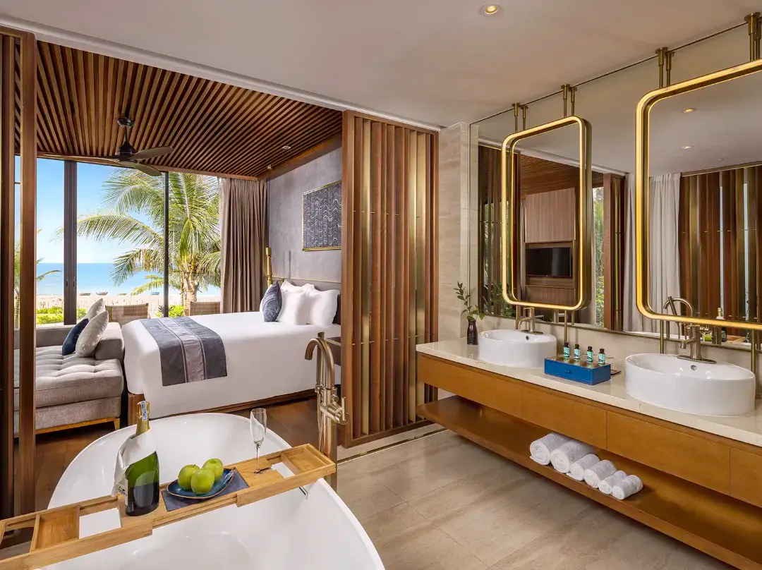 Wyndham Hoi An Royal Beachfront Resort & Villas - Hội An