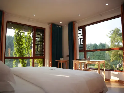 Xiangxi Shenbi Ecological Resort - Tongren