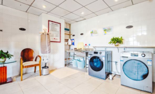 Chengdu Eight Treasures Hotel(Kuanzhai Alley Luomashi Subway Station ...