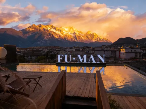 Fuman | Sky City • Panoramic View Of Snow Mountain And Ancient City 360° Infinity Pool Vacation - Lijiang