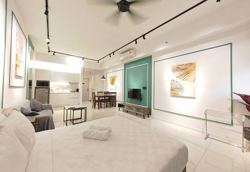 Chambers A Studio Flat, KLCC & KL Tower view, City,Kuala Lumpur ...