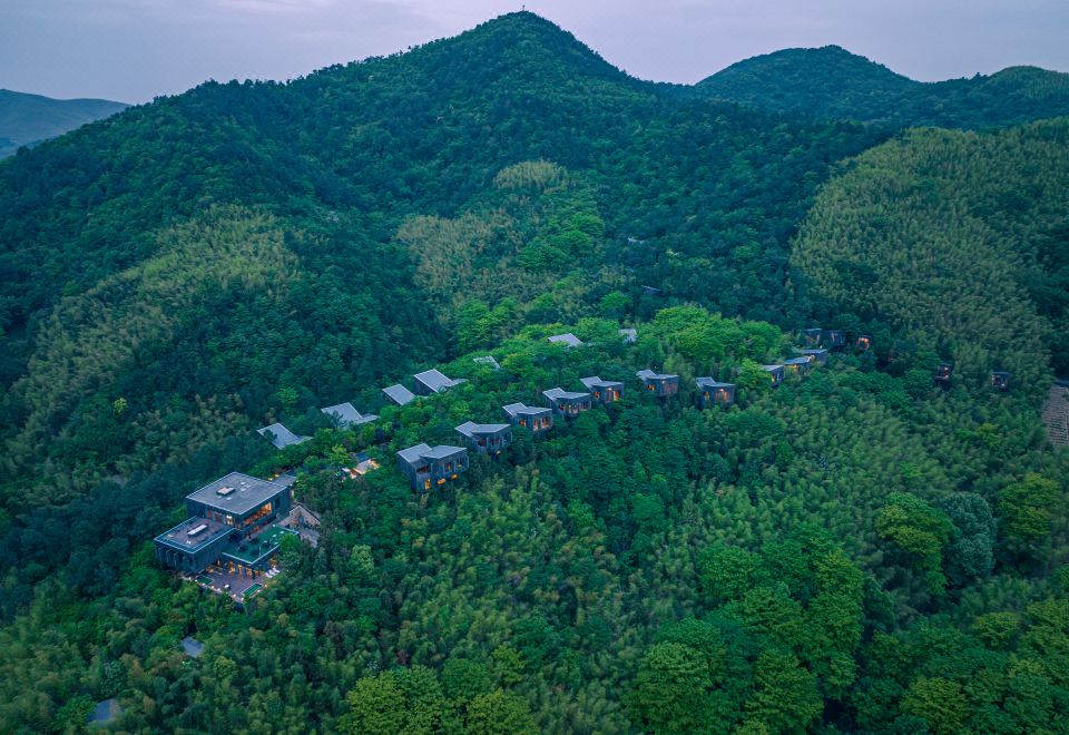 Meijie Mountain Hotspring Resort(溧阳美岕山野温泉度假村),Liyang - Updated 2024 ...