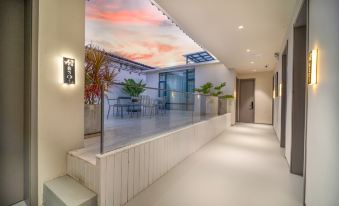 Yanmo · Vista｜Panoramic Sky Garden Overlooking Cangshan & Erhai ...