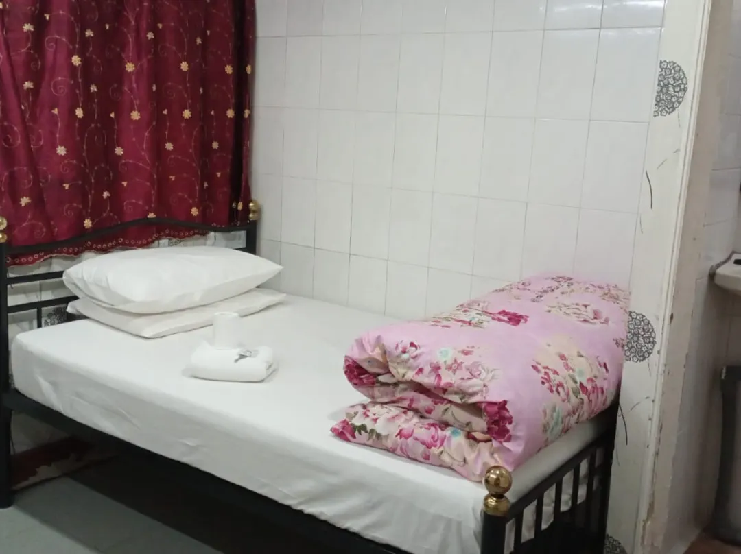 Everest Base Camp Hostel - Sai Kung