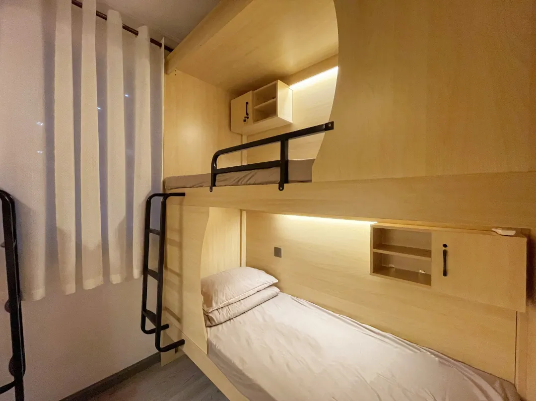 Shenzhen Nature Gate Men's International Youth Hostel - Hong Kong