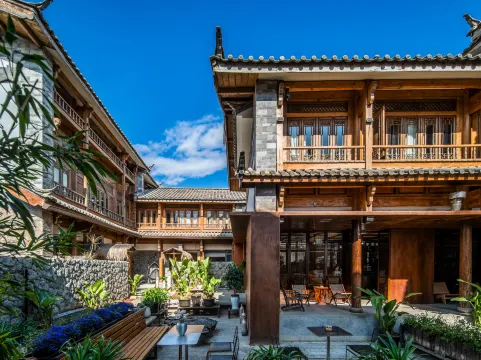 Eight Leaves · Ori Designer Resort - Lijiang