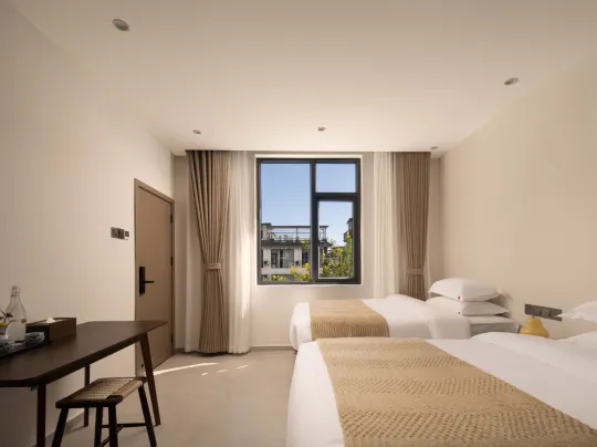 Summerfield Mountain Lodge · Dali Old Town - Dali