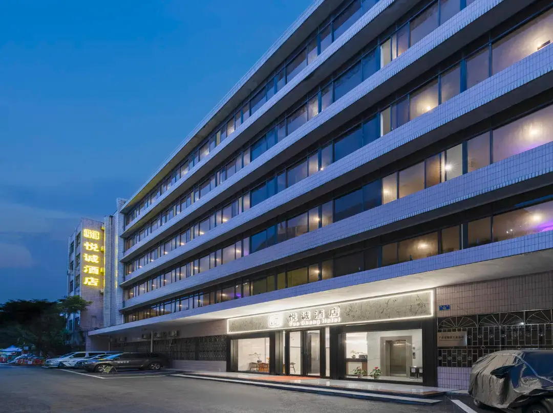 Y.c  Hotel - Cantón