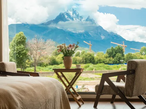 Wanning | Slow Time · Villa Snow Mountain View Resort Courtyard-style Hotel - Lijiang