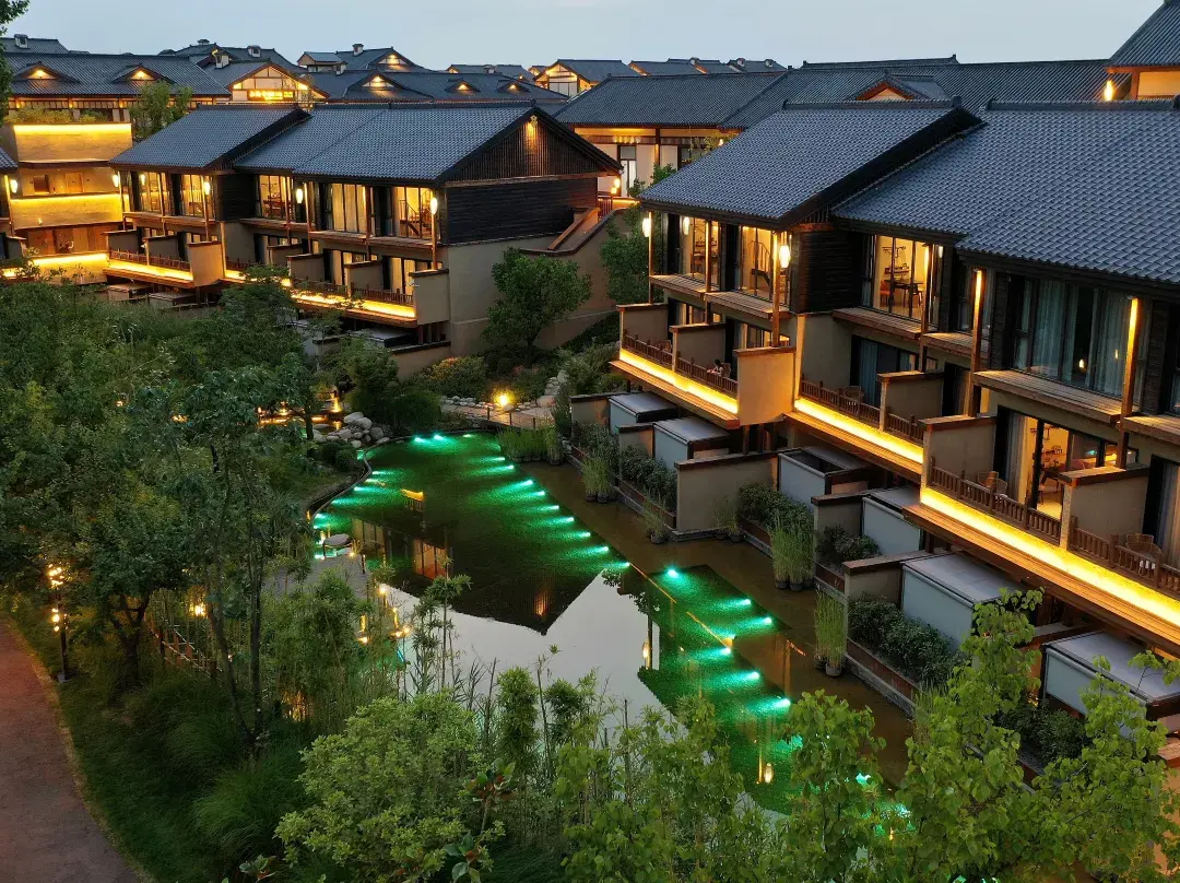 Huajiantang And Deer Hotel In Xi'an Shijing - Xi'an