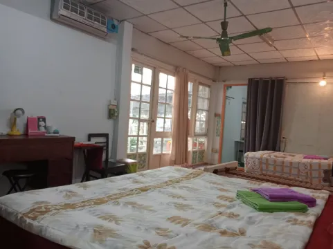 Young And Beautiful - Bangkok