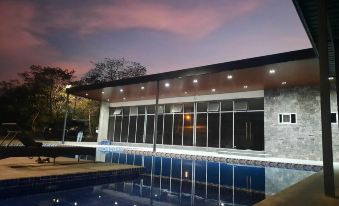 Olle Hotel Clark City powered by Cocotel, Angeles - 2025 Updated Prices ...