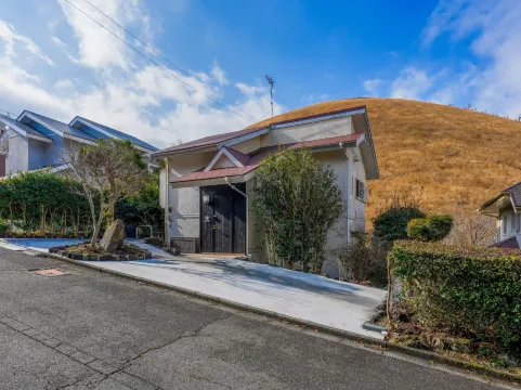 A Modern Japanese-style Inn With A View Of Mt. Omuro｜ An Omuroyama - Itō