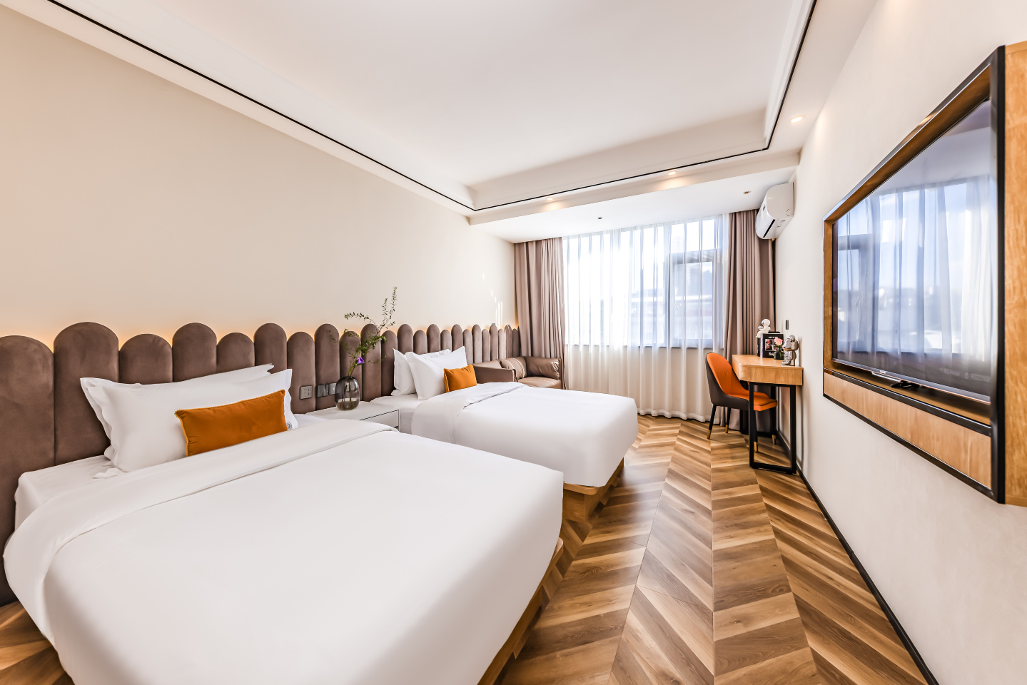 Dali Xitang · Live Design Hotel (Dali Erhai Park High-speed Railway ...