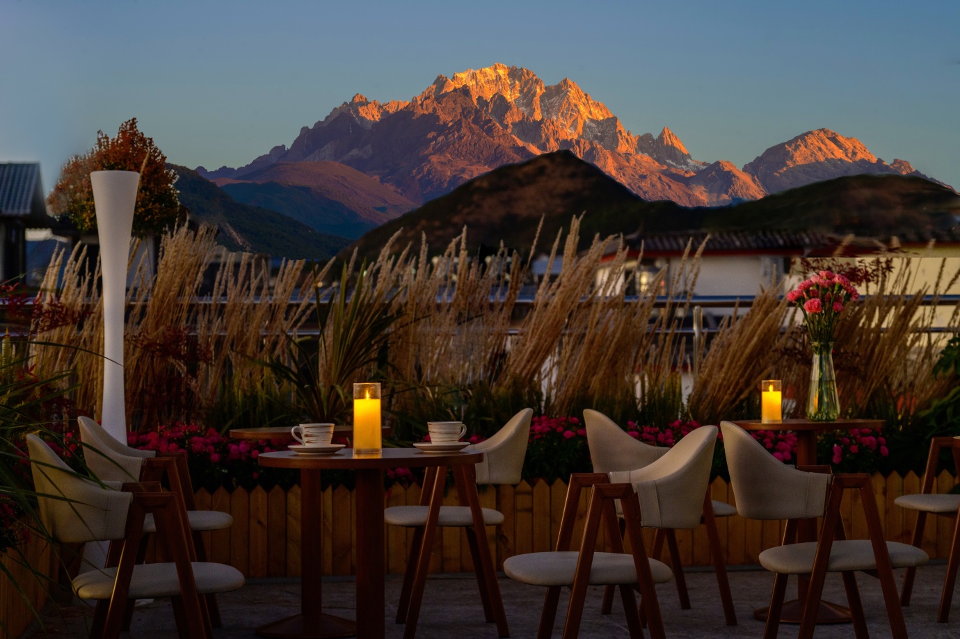 Mushan Garden, and Man Sky View Accommodation (Lijiang Old Town South ...