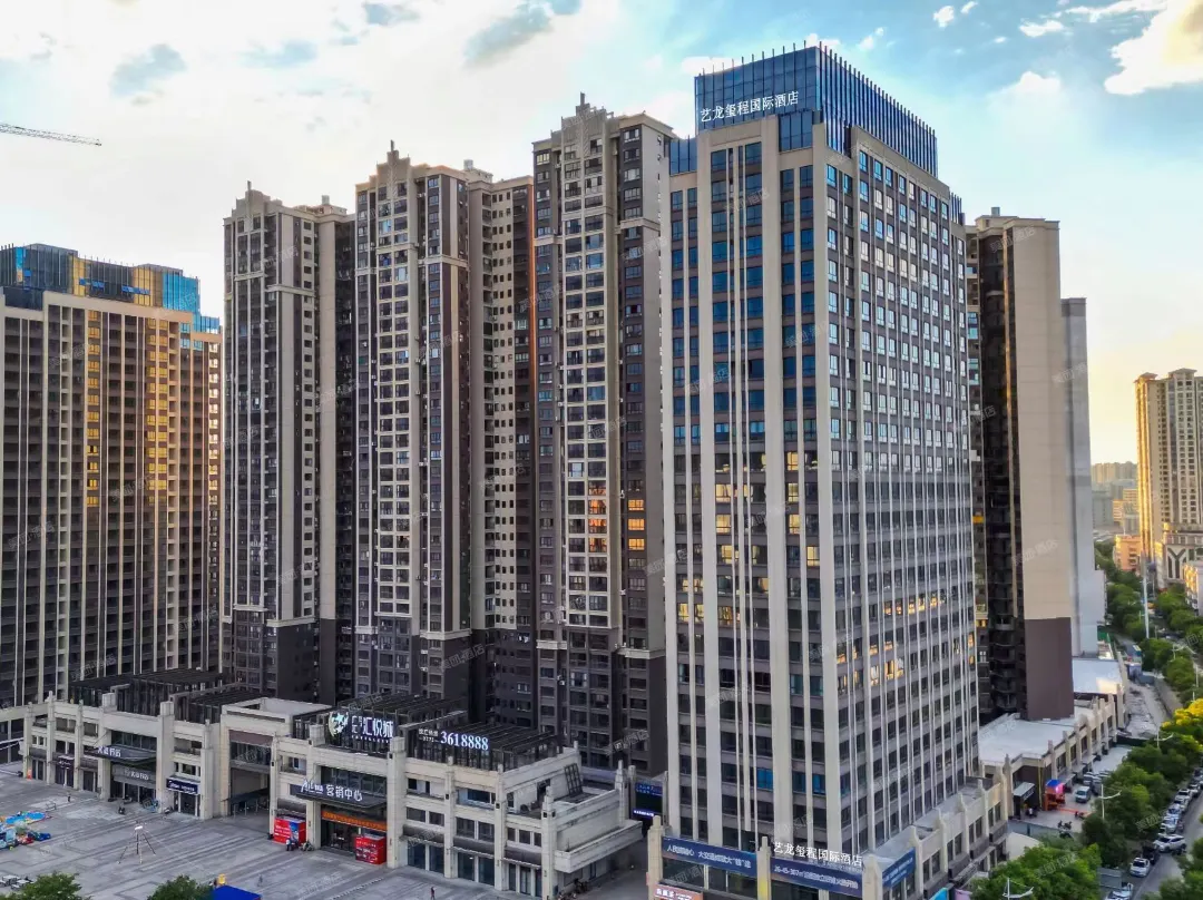 Elong Deluxe Hotel（lingui District Government Store） - Guilin