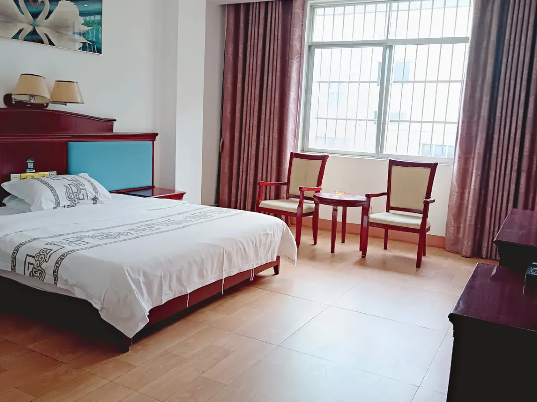 Baise Huatong Business Hotel - Baise