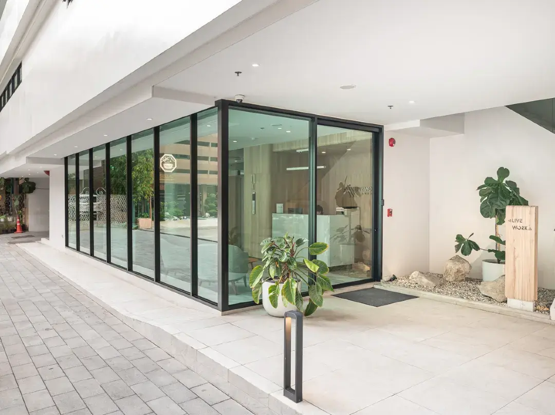 Livezen Bangkok - Bangkok