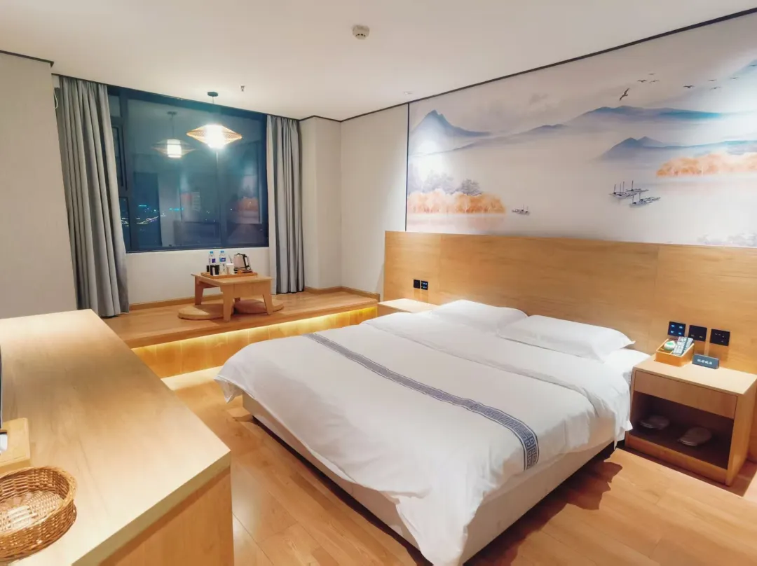 Longcheng Hotel - Luzhou