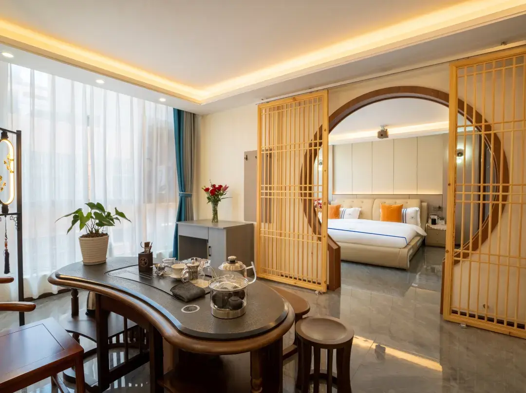 Dolphin Bay Film And Television Smart Hotel - Qujing