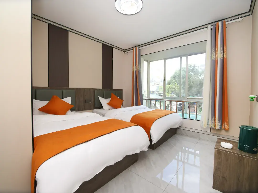 Phoenix Island Hotel - Kunming