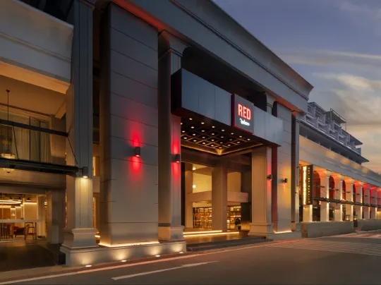 Radisson Red Phuket Patong Beach - Pa Tong