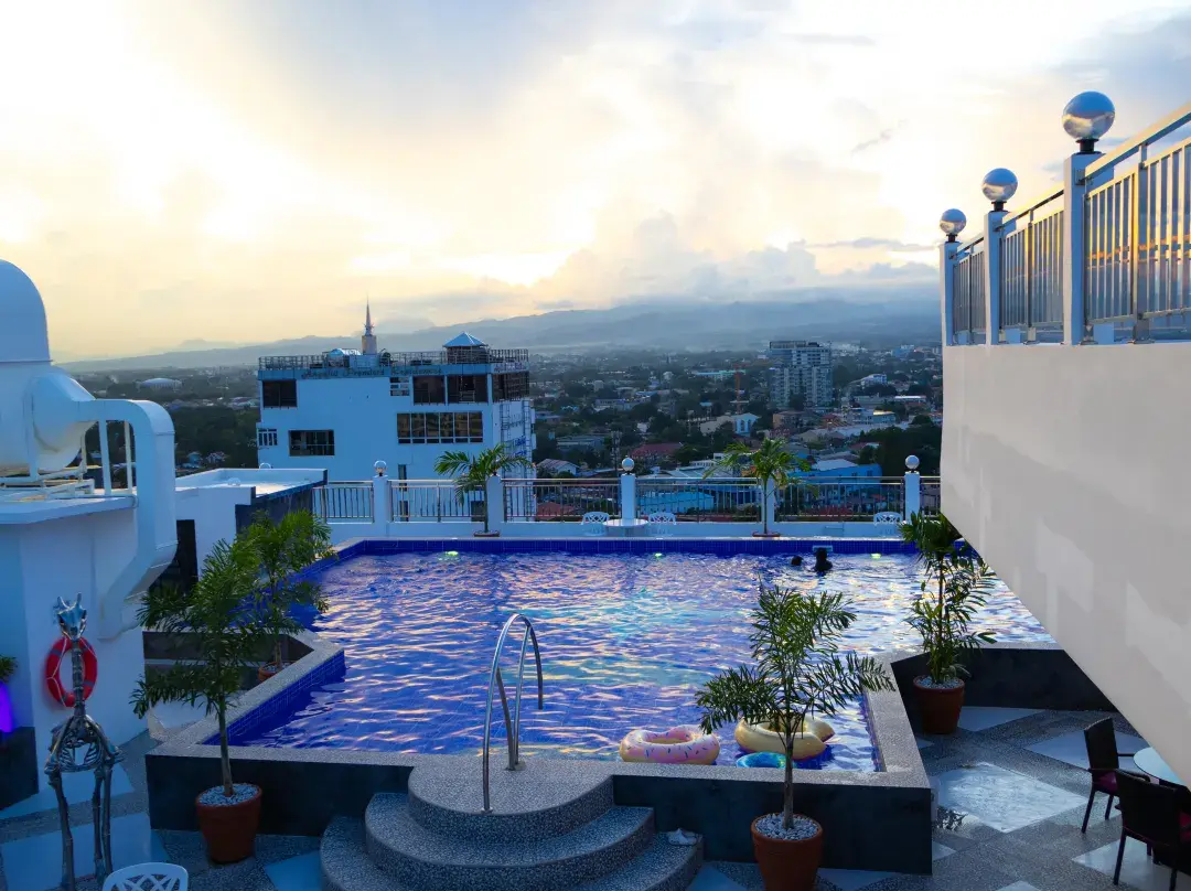 Stylish 1 Bedroom Unit At White Tower In The Heart Of Angeles City - Angeles