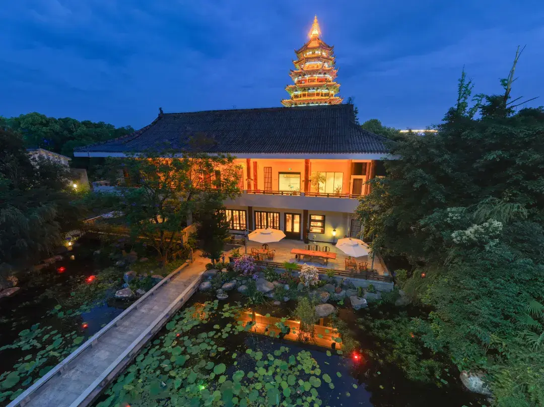 Lotus Yard Zen Hotel - Suining