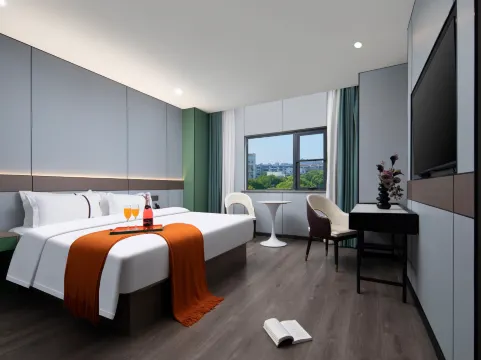 St. Regis Light Luxury Hotel - Wuhan