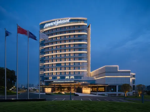Howard Johnson Liquor Capital Hotel Luzhou - Luzhou