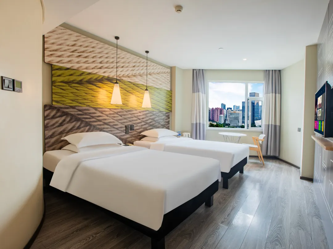 Ibis Lanzhou West Railway Station Hotel - Lanzhou