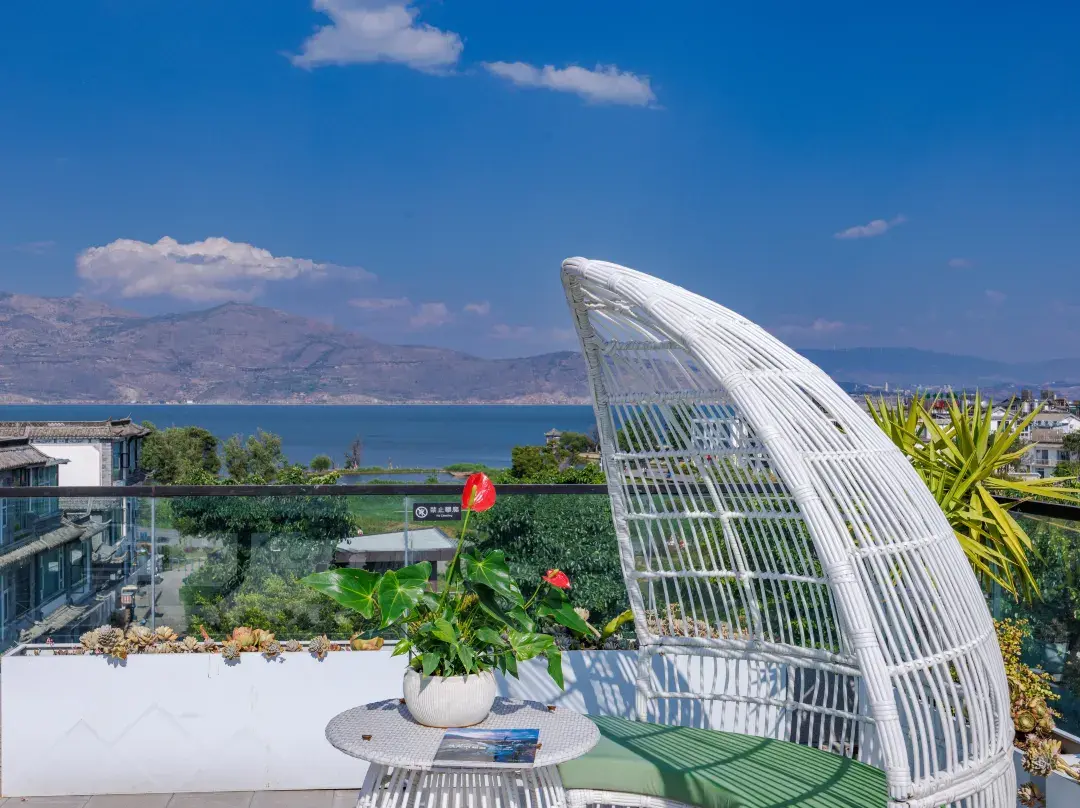 Erhai Encounter • Song-style Design Guesthouse Caicun Wharf, Erhai Lake, Dali - Dali