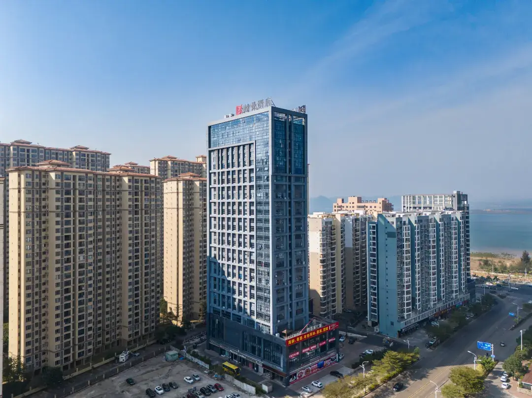 Fangchenggang Golden Stone Lake Haihui Hotel - 팡청강 시