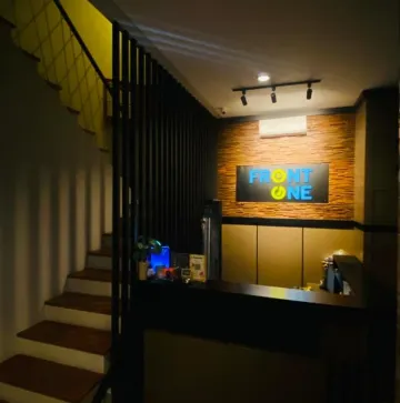 Front One Cabin Hotel Semarang - 세마랑