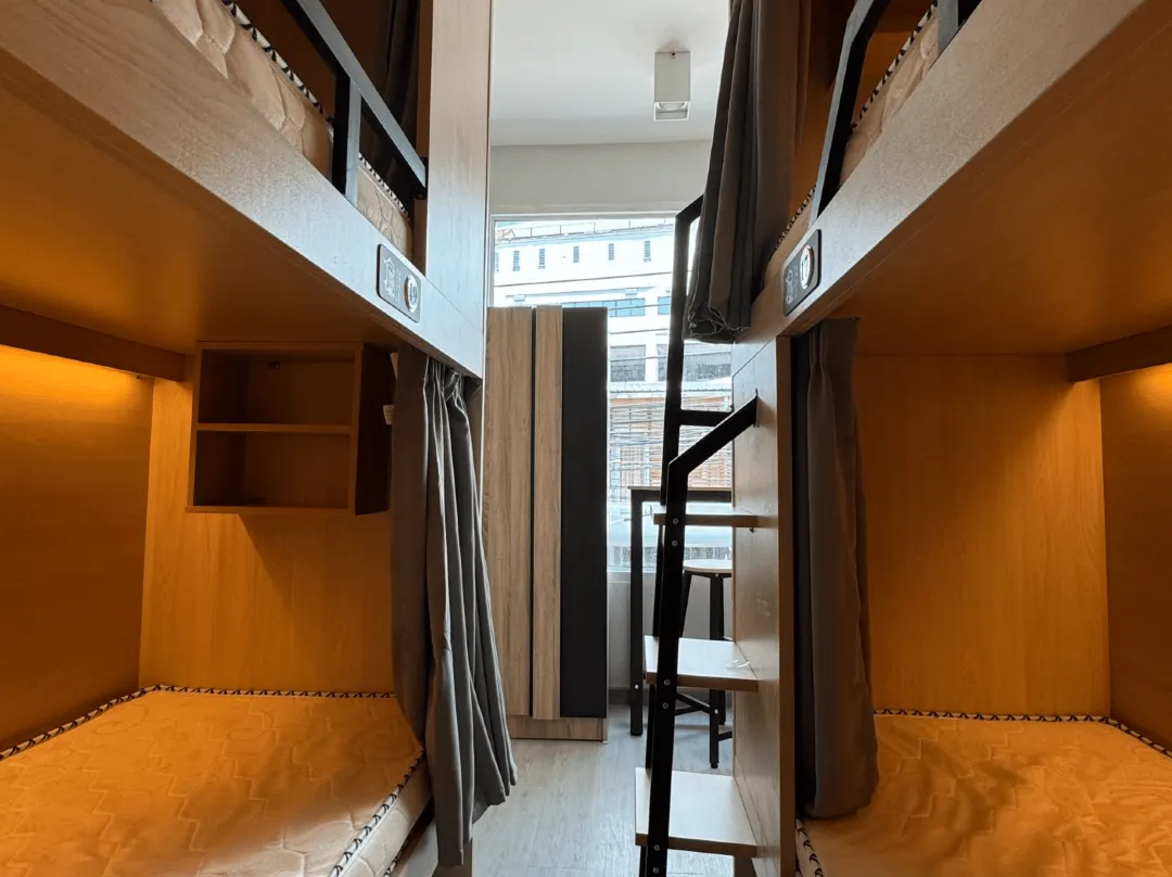 First Villa Life Hostel - Bangkok