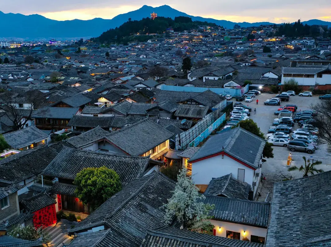 Cure Bleeding·natural Aesthetics Designer Guancheng Panoramic Inn - Lijiang