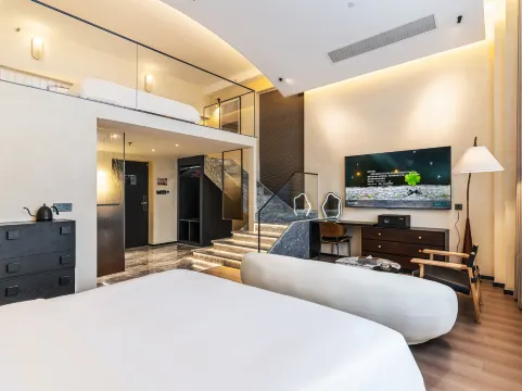 Yishang Banshan Hotel - Kunming