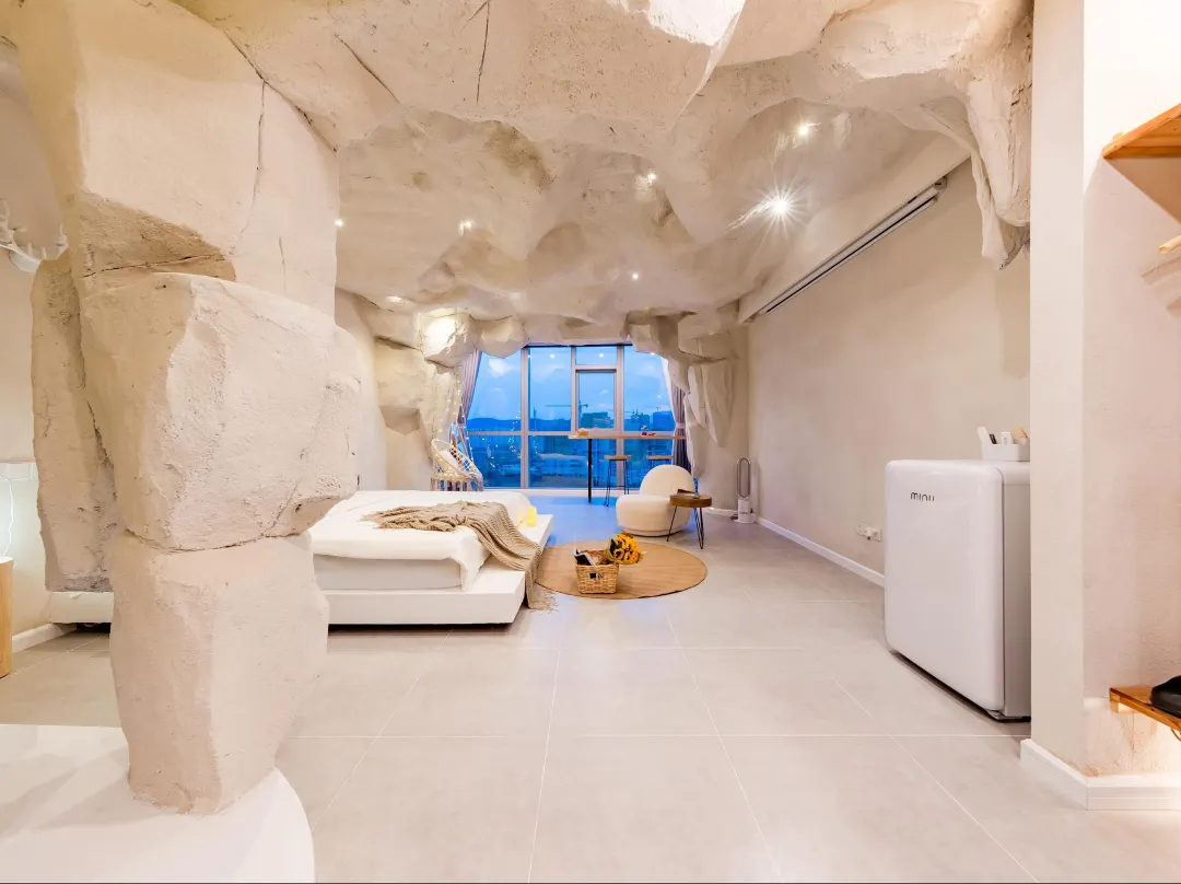 Huarong Designer Homestay - Kunming