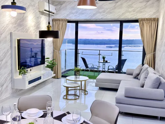 Full Sea View Country Garden Danga Bay 11-13pax - Johor