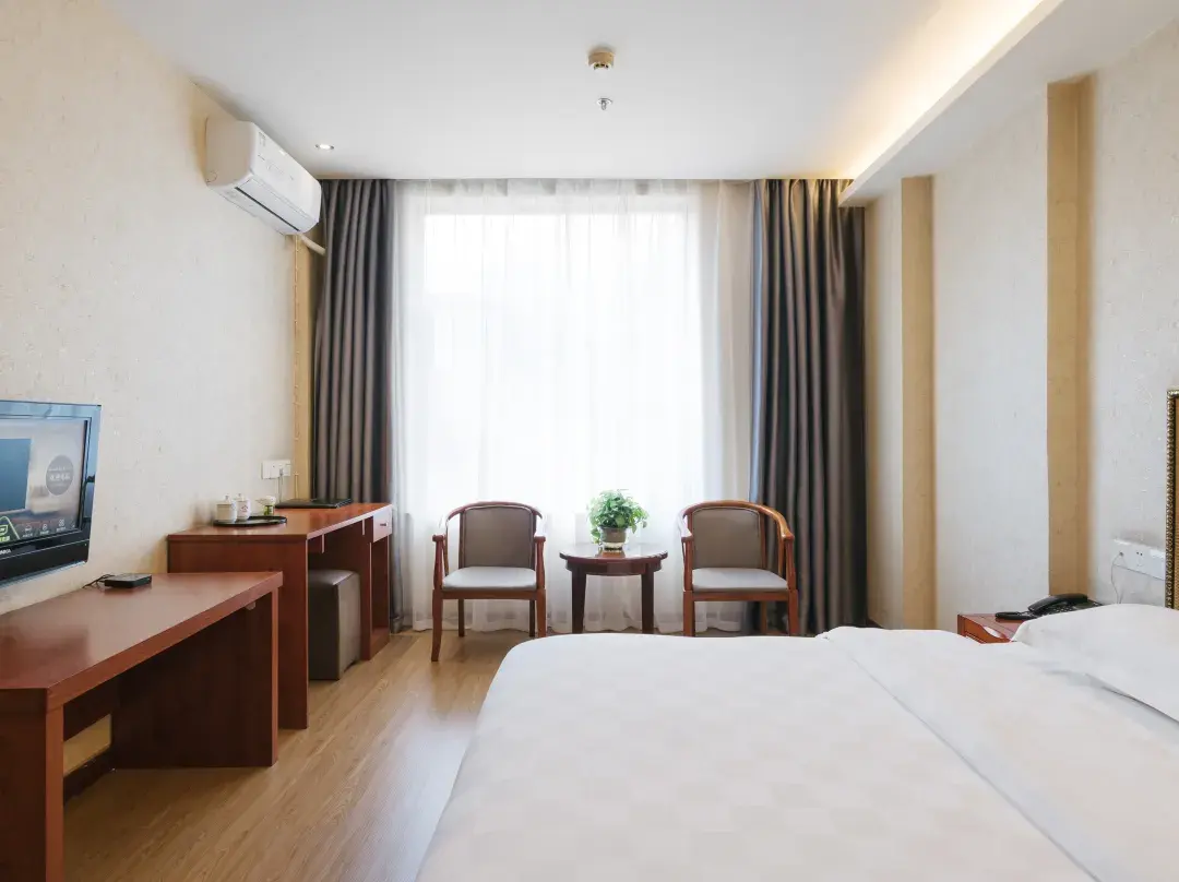 Qianye Hotel - Luzhou