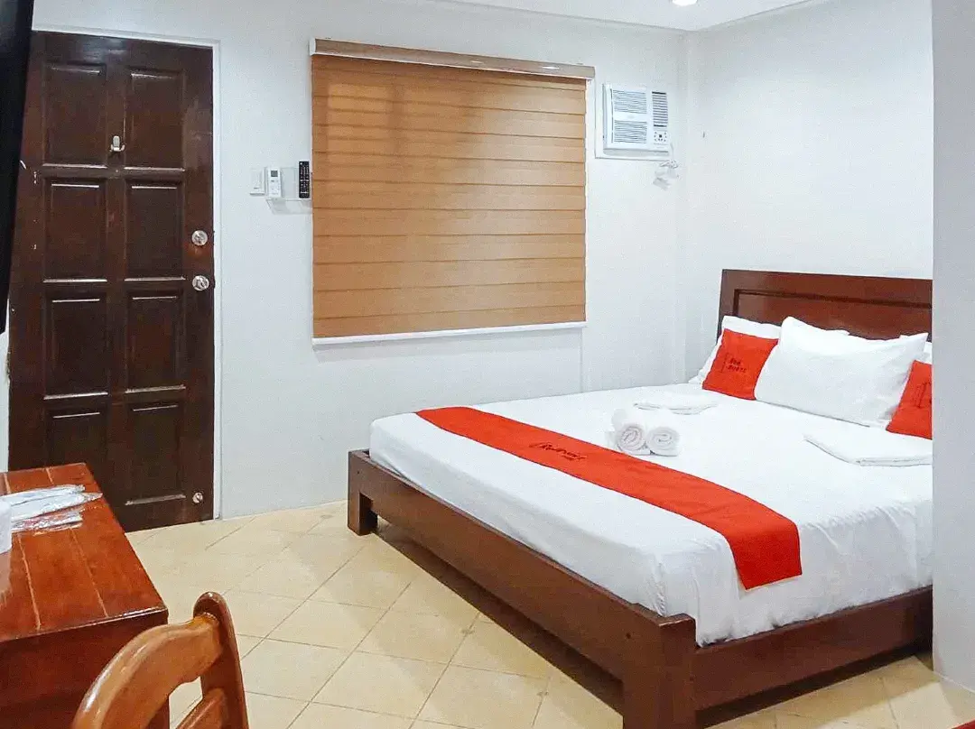 Reddoorz @ David's Travellers Inn Cavite - General Trias