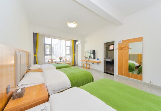 Kaiyi Cathy Island Neighbor First Line Resort Hotel (Erhai Jade Cabbage ...