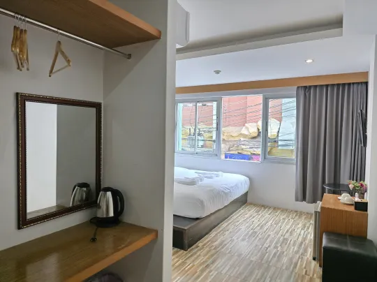 Le Moon - Patong Beach